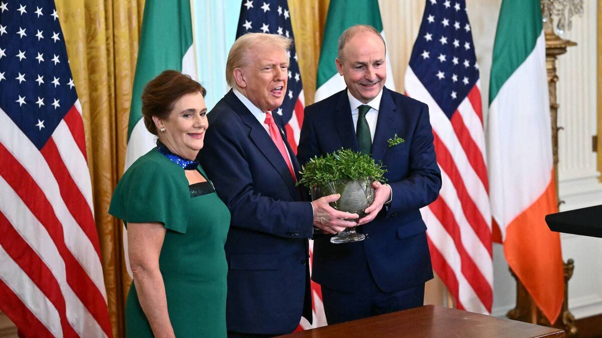 Donald Trump welcomes Taoiseach to White House's East Room for shamrock ...