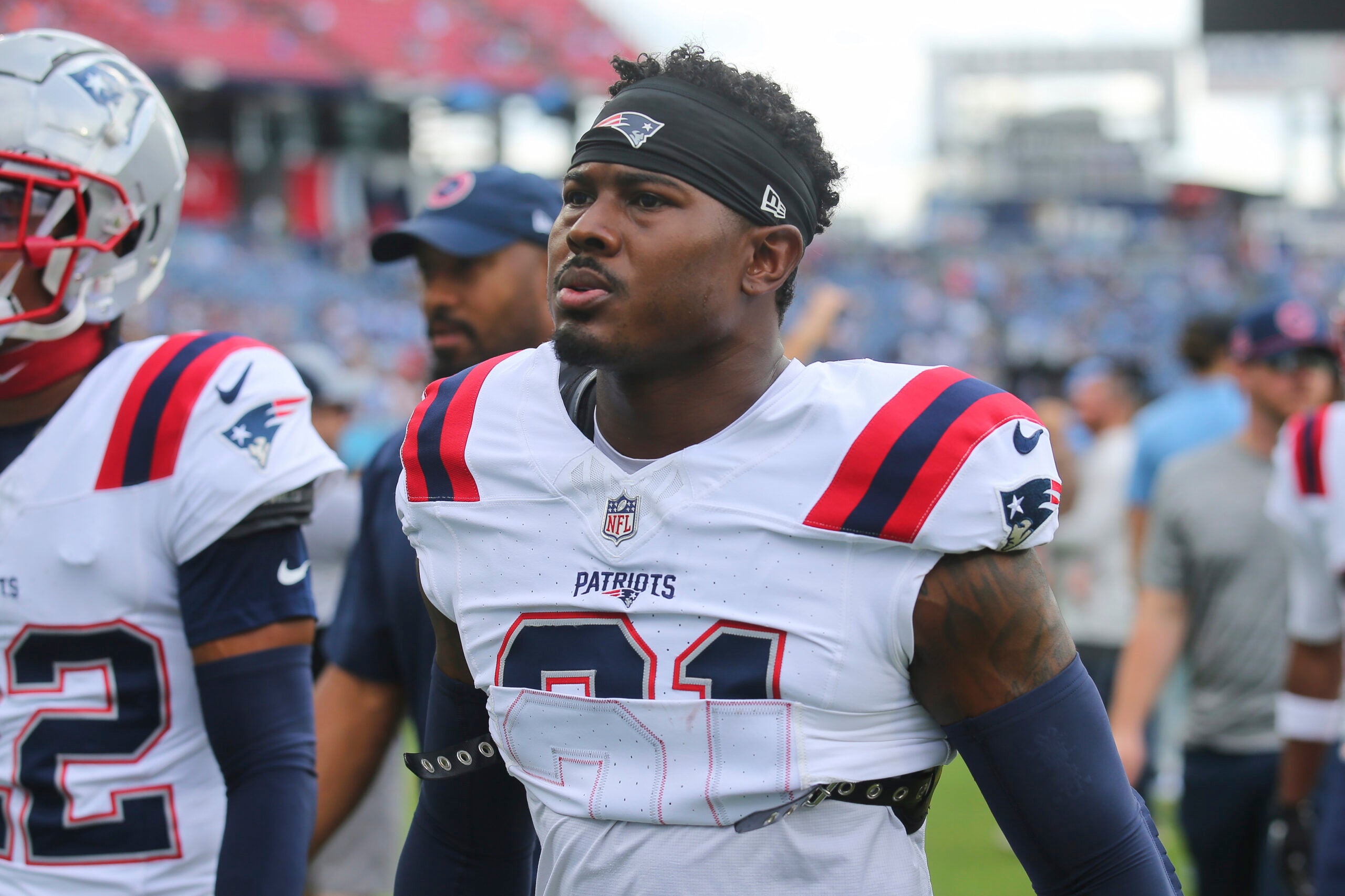 Longtime Patriots Jonathan Jones, Deatrich Wise reportedly sign with ...