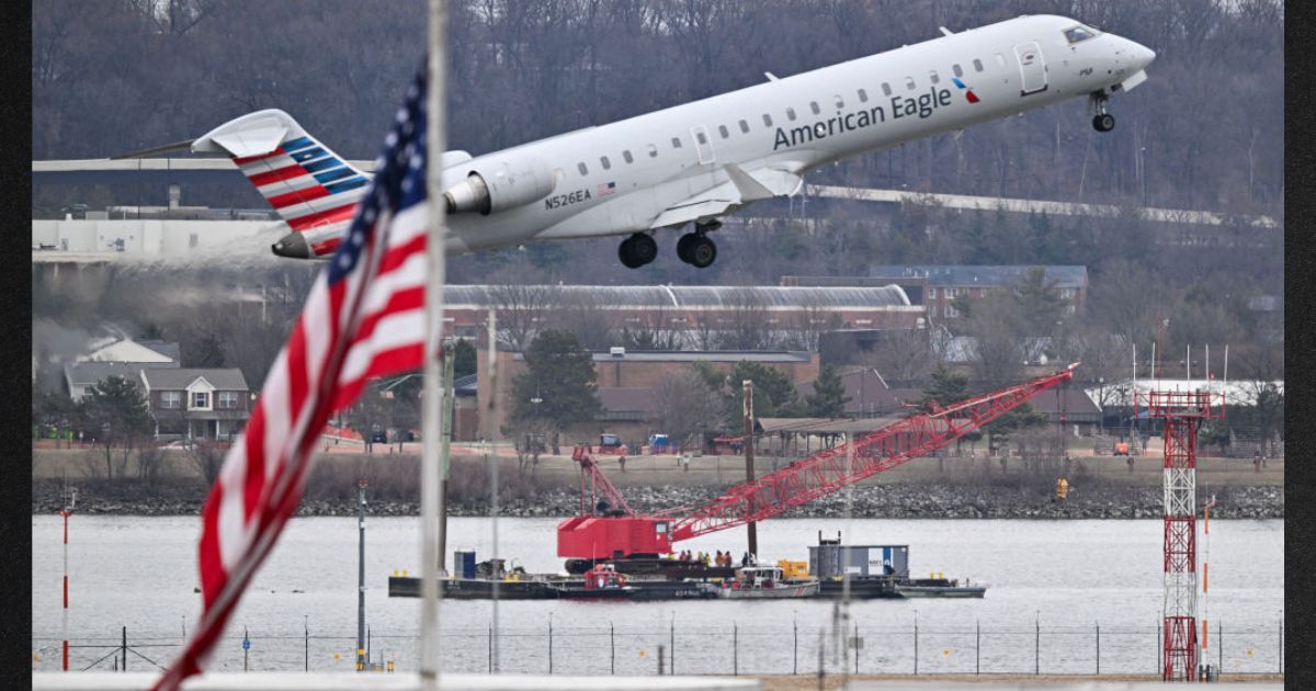 NTSB Makes 'Highly Unusual' Move Amid DC Plane Crash Investigation ...