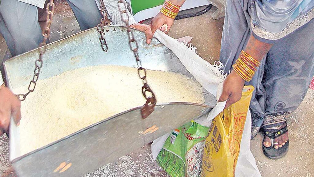 PDS Rice | రేషన్‌ బియ్యం వస్తలేవు.. 12వ తేదీ వచ్చినా షాపులకు చేరని బియ్యం