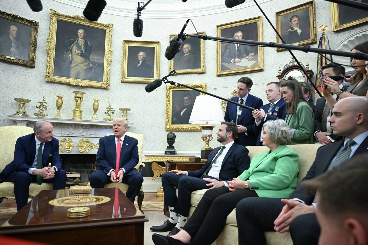 Donald Trump welcomes Taoiseach to White House's East Room for shamrock ...