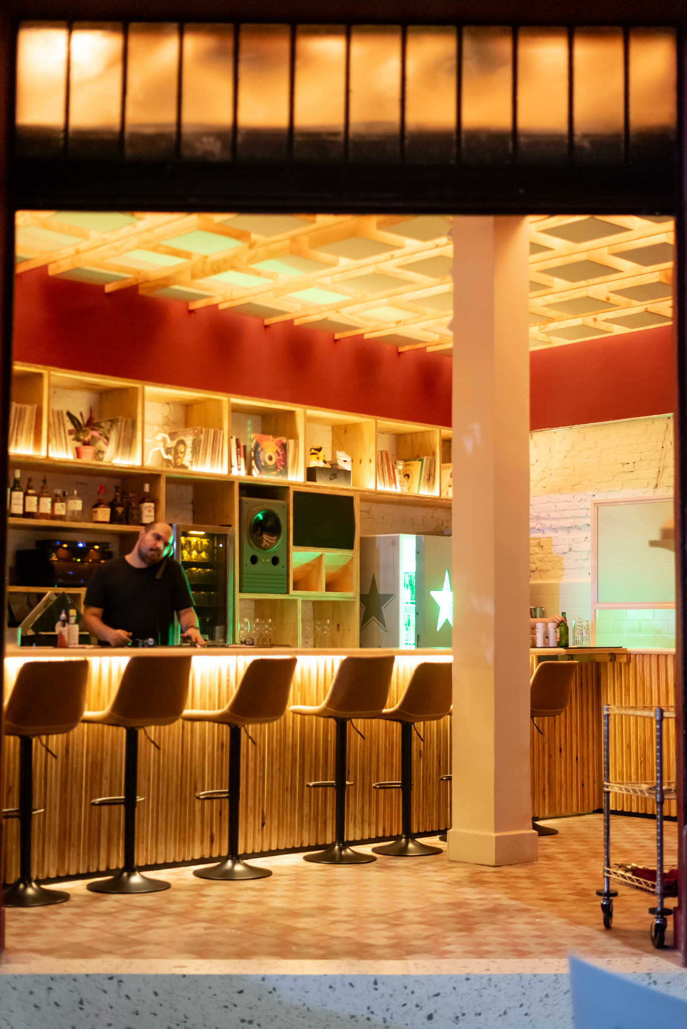 Água e Biscoito: bar é inaugurado por sócio do Trago na Barra Funda