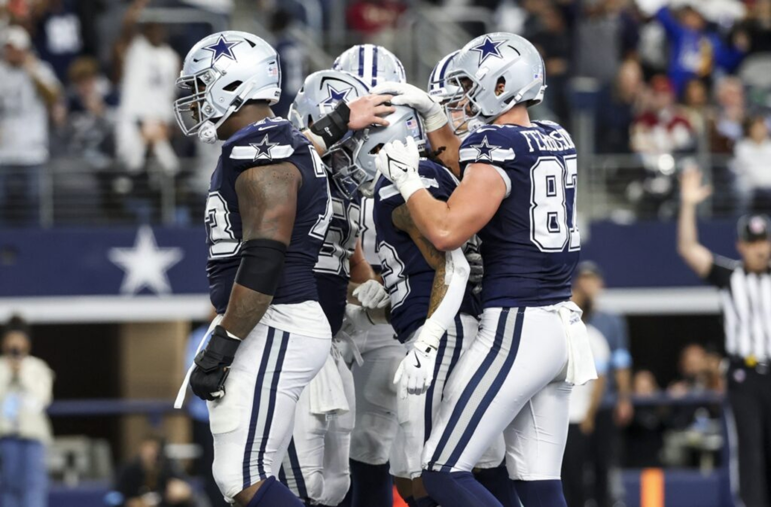 1,000 Yard Rusher Signs Contract With Carolina Panthers