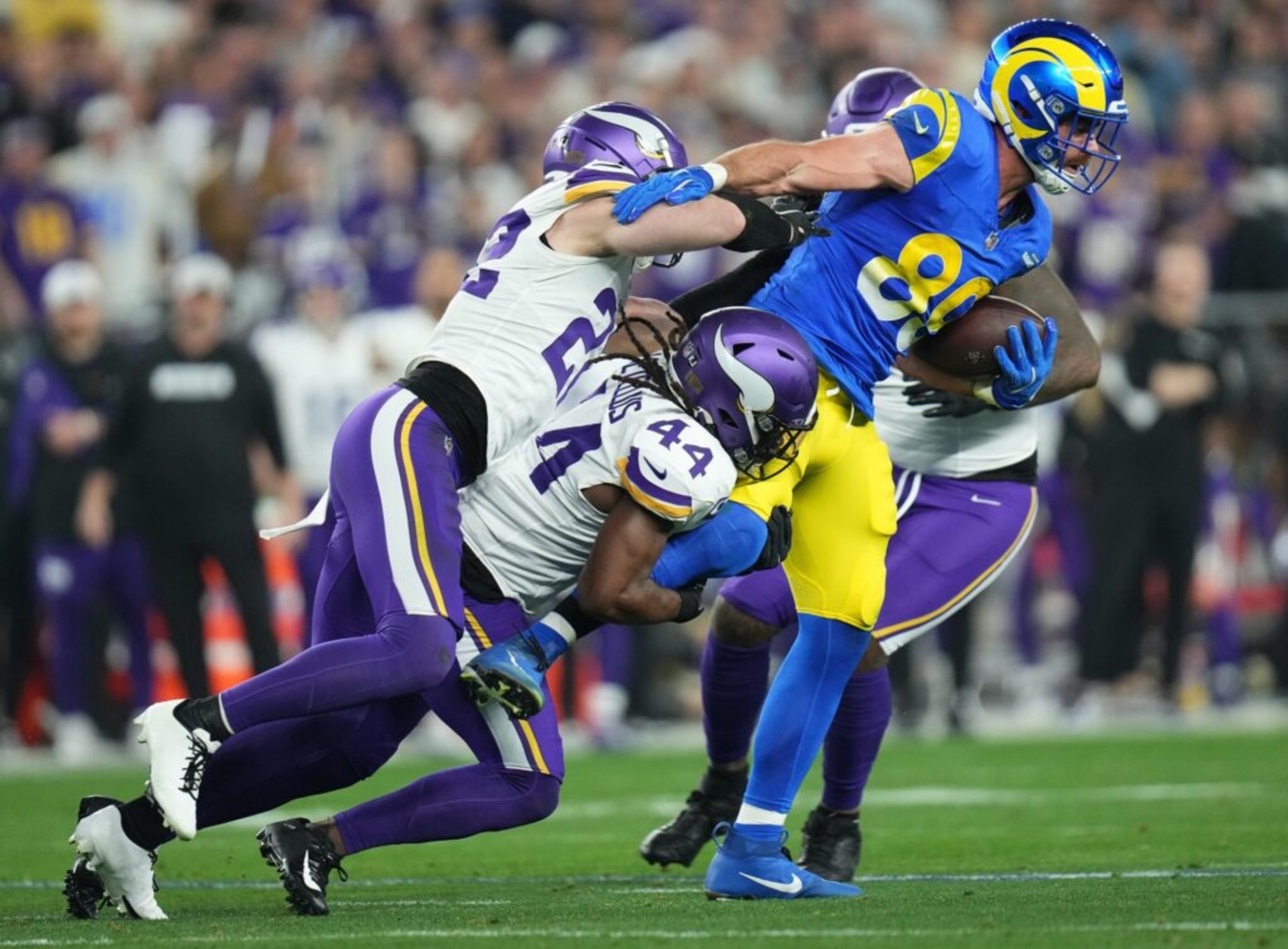 Minnesota Vikings Legend Signs Contract Extension