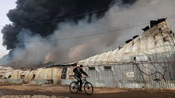 Ukraina Tembak Jatuh Jet Tempur Rusia Su-35