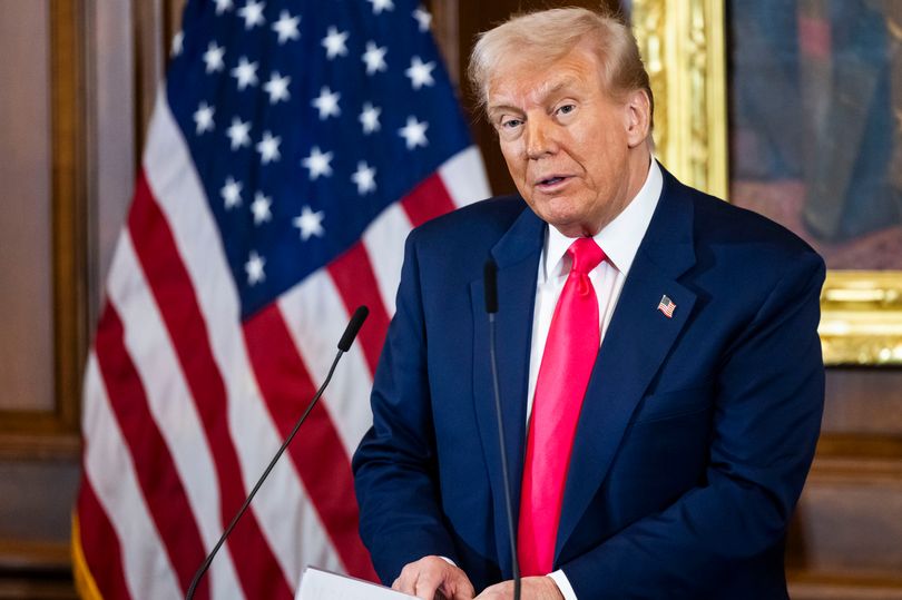 Donald Trump 'struggles' to read script in latest appearance as ...