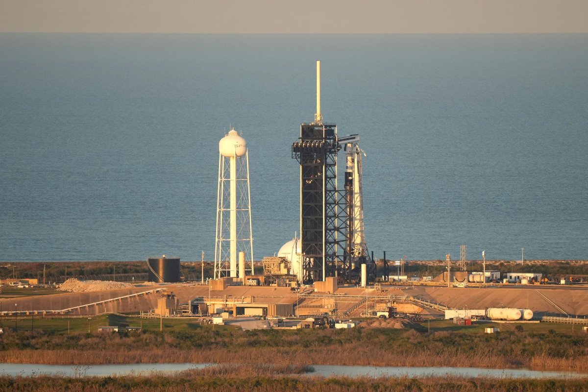 NASA, SpaceX scrub mission to pick up International Space Station ...