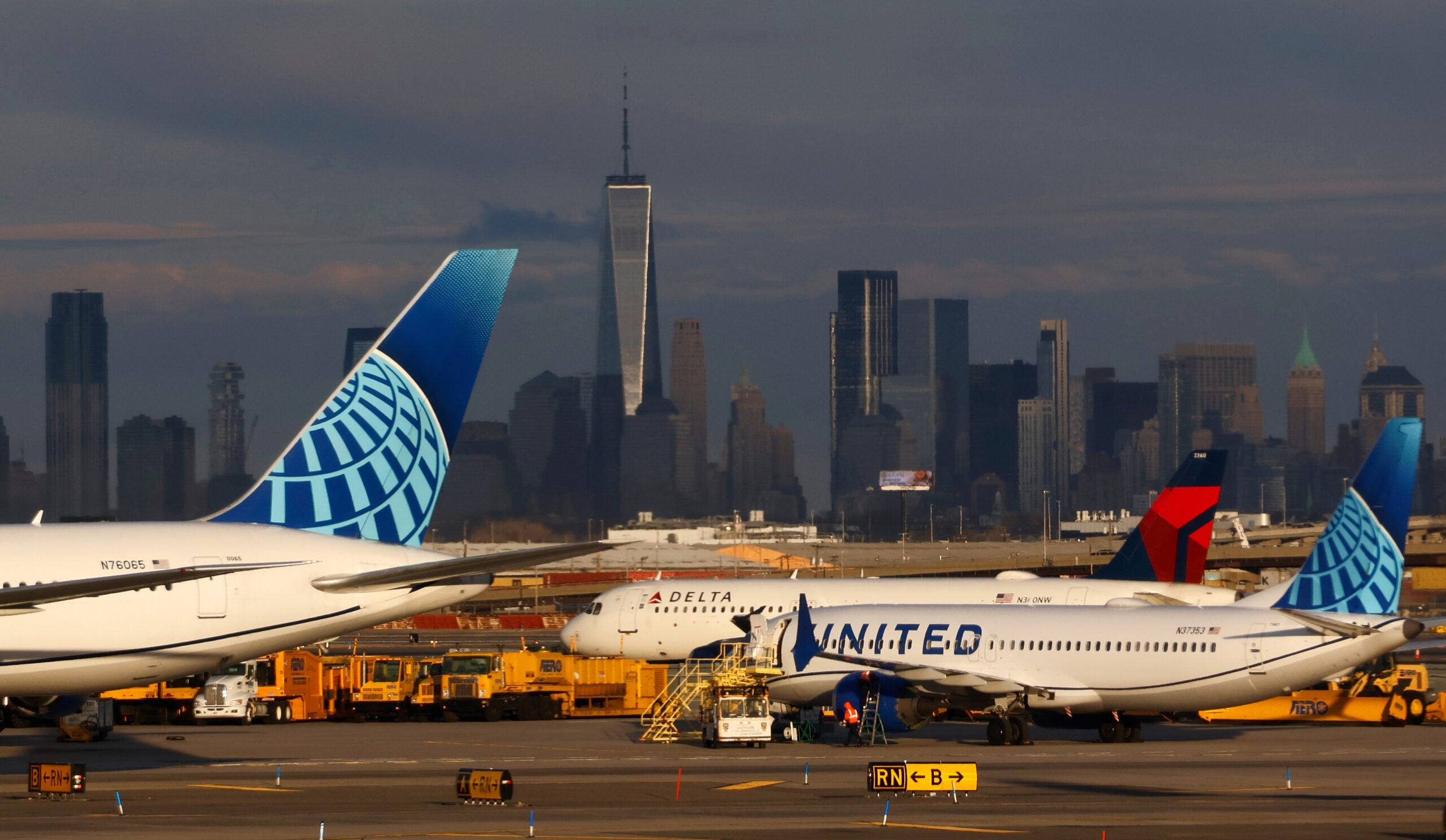 No end in sight: United, JetBlue expand Newark travel waivers as ATC ...
