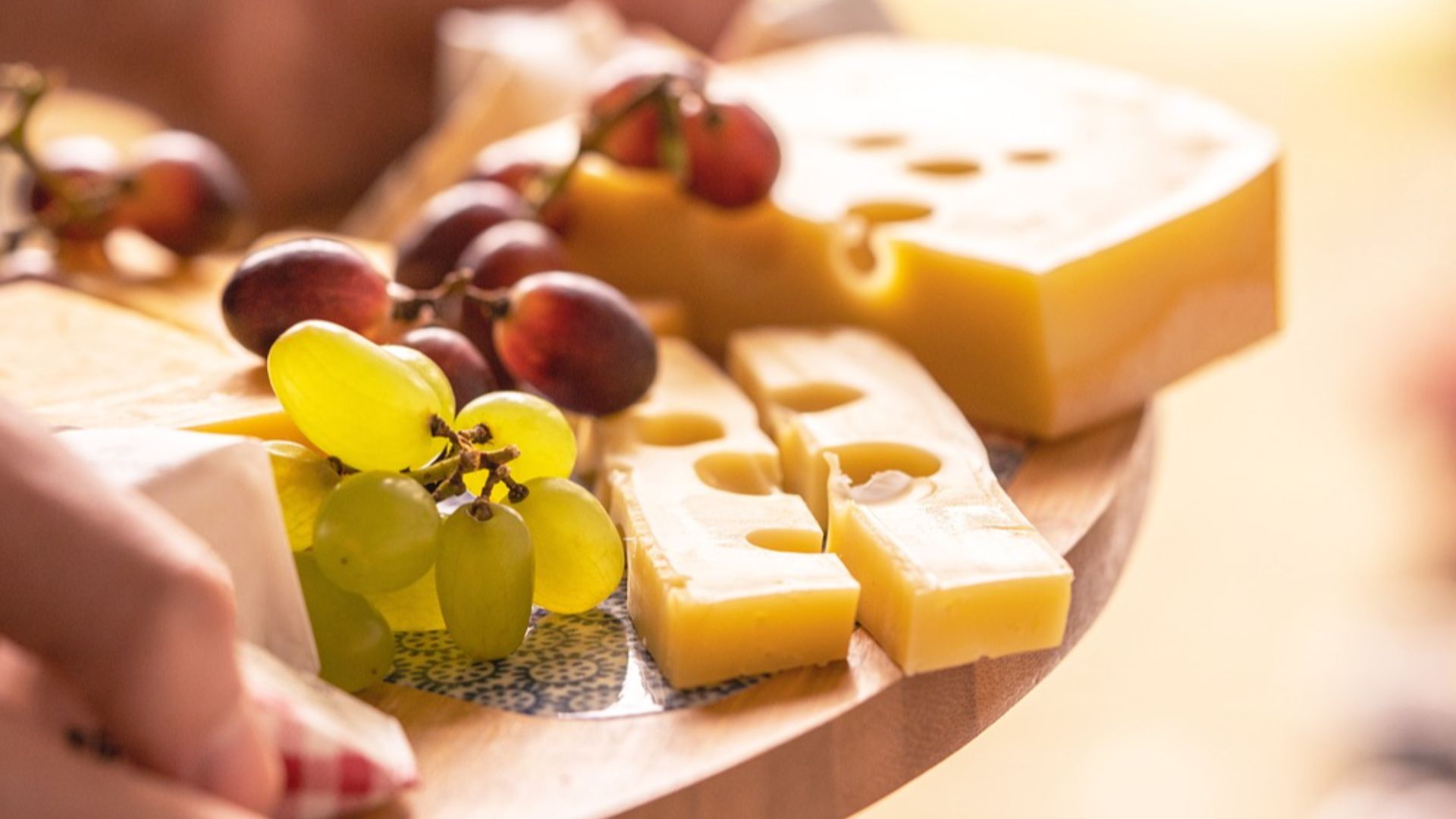 Beat Lactose Intolerance: 10 Cheeses With The Lowest Lactose & 10 With ...