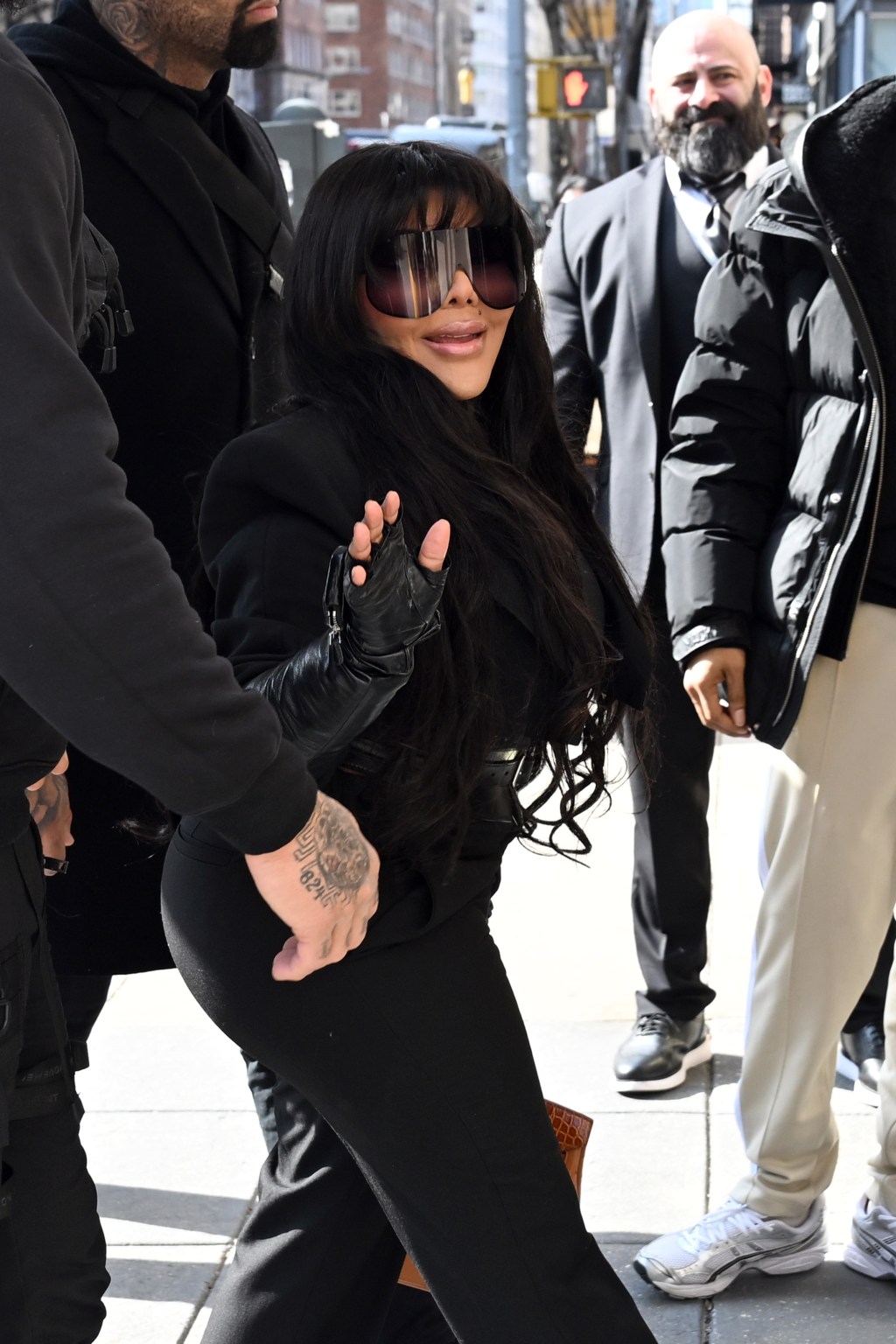 Biggie Smalls’ exes Faith Evans and Lil’ Kim attend his mom Voletta ...