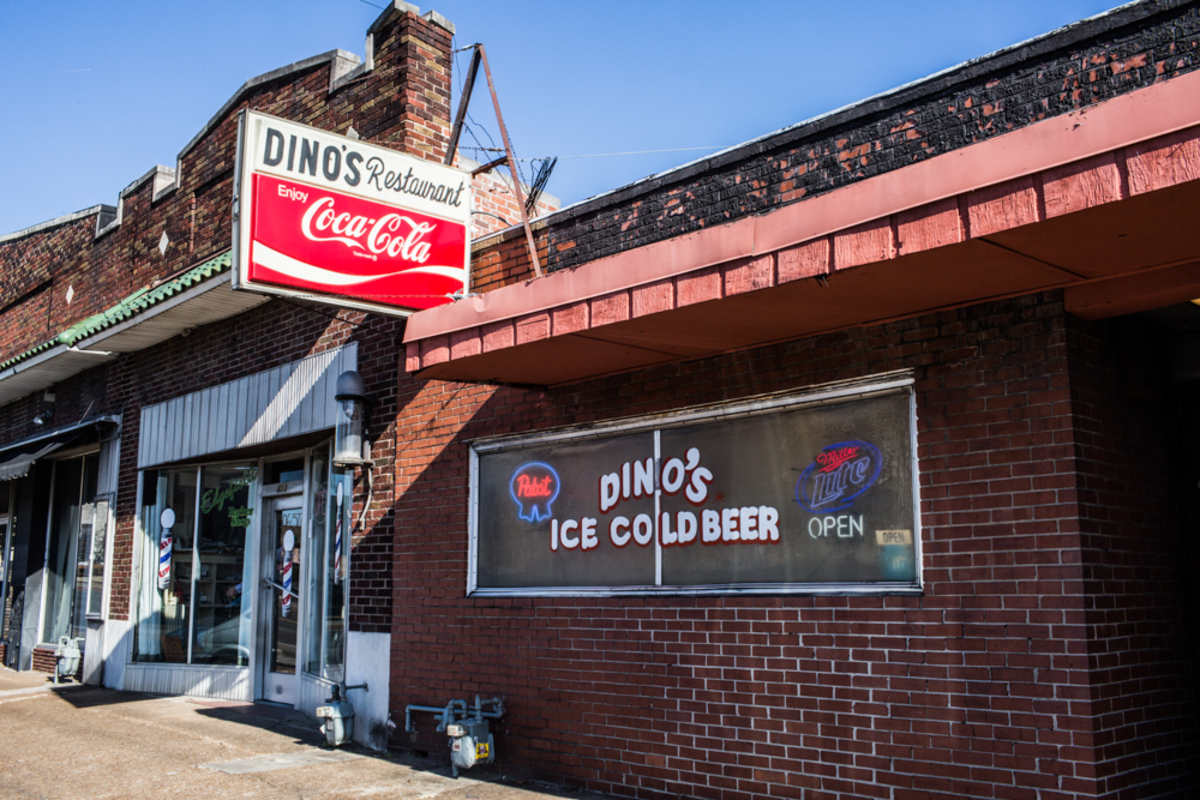 Dino’s Bar & Grill