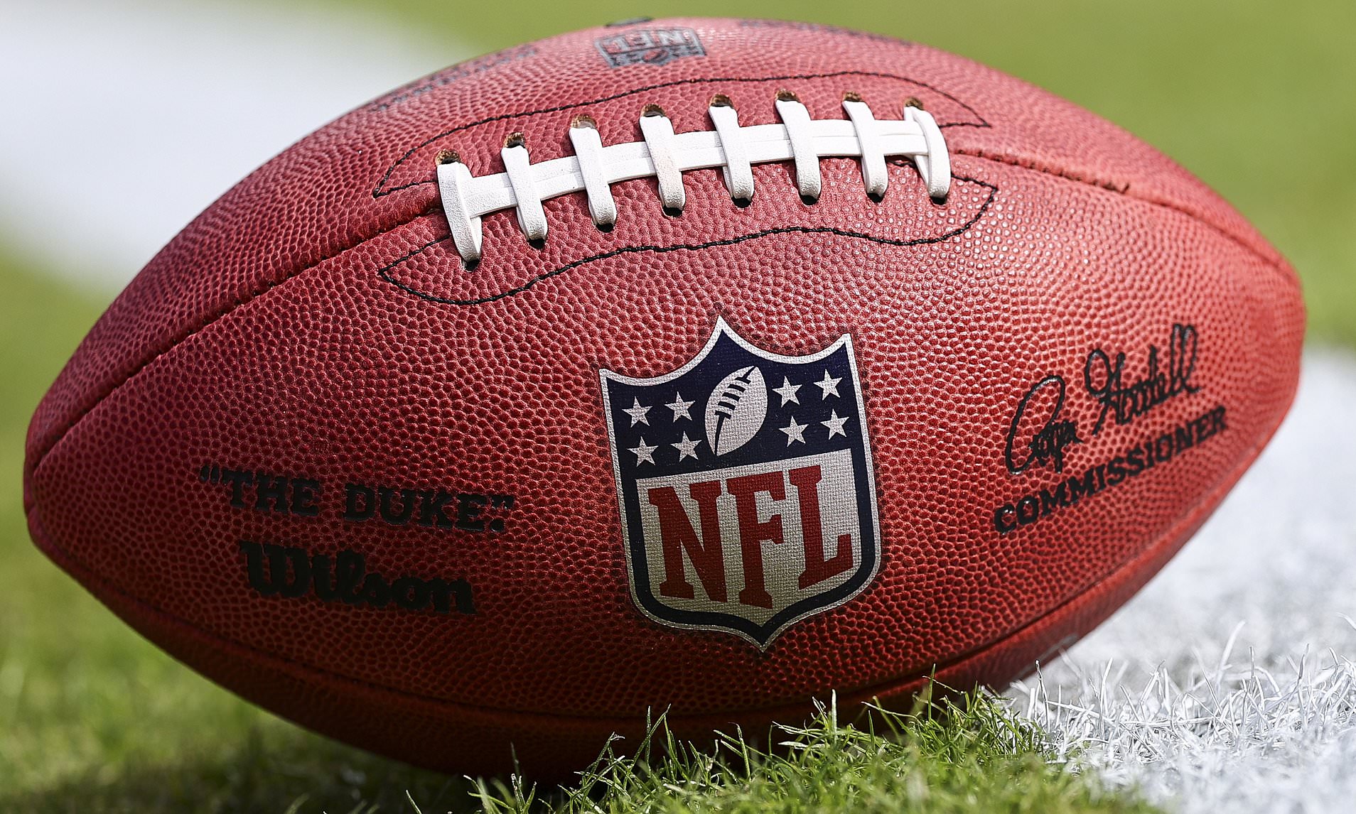 Russell Wilson set to jet into Cleveland tonight to meet with Browns ...