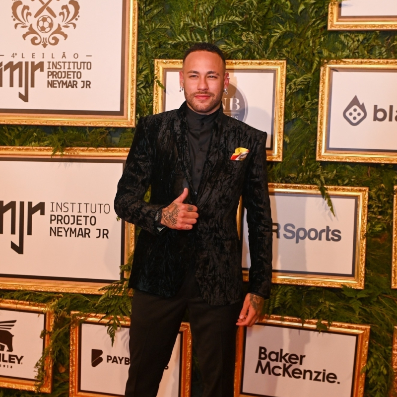 Recorde, estátua de cera, capa de revista... Confira algumas ...