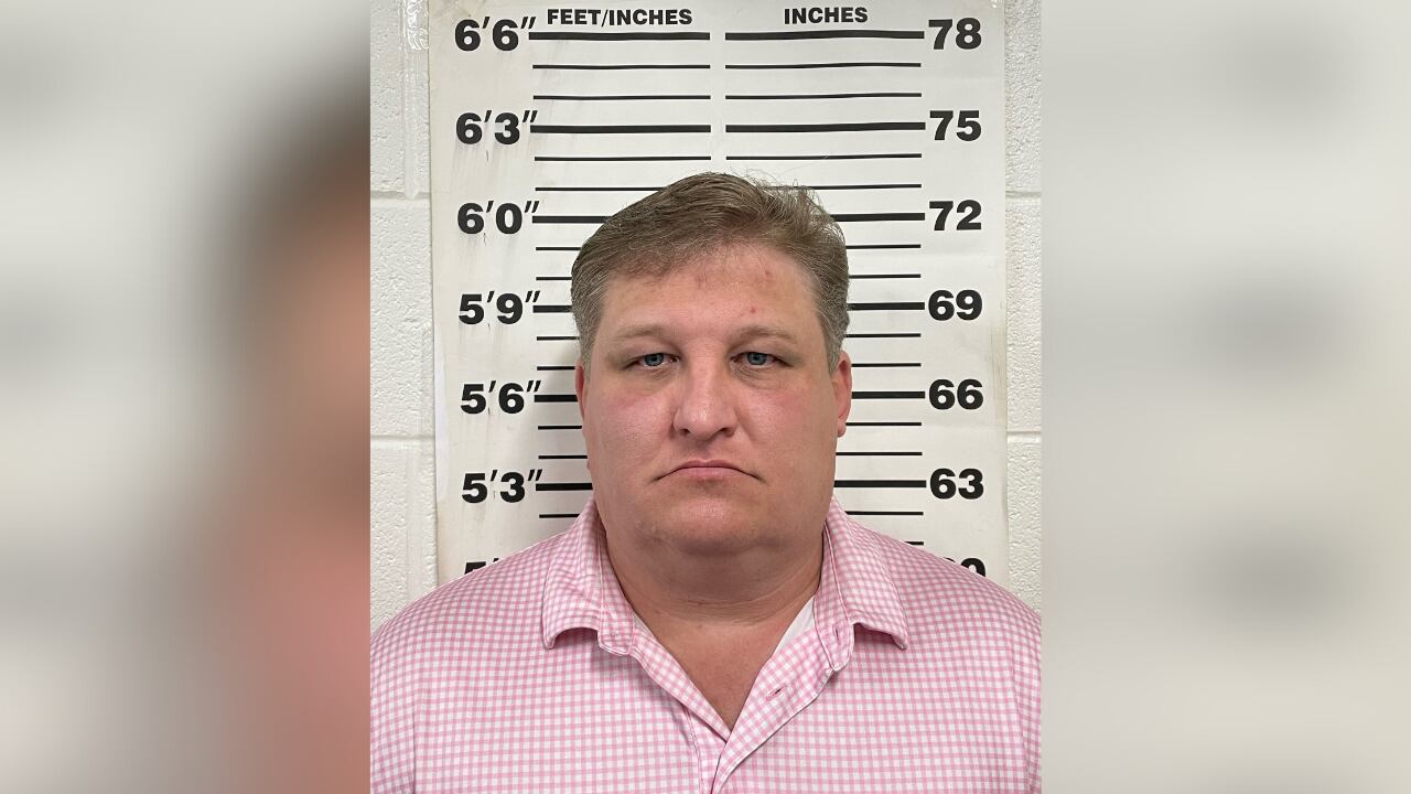 Tax collector pleads guilty to embezzlement, Miss. auditor says