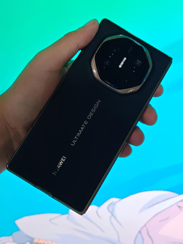 Huawei Mate XT: así es el día a día con el teléfono plegable tríptico viral