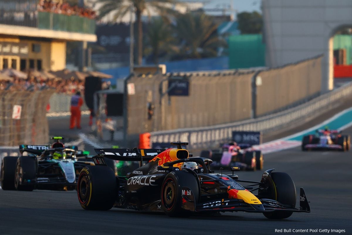 Steiner wijst op belangrijke factor: 'Denk niet dat Verstappen gehaast ...