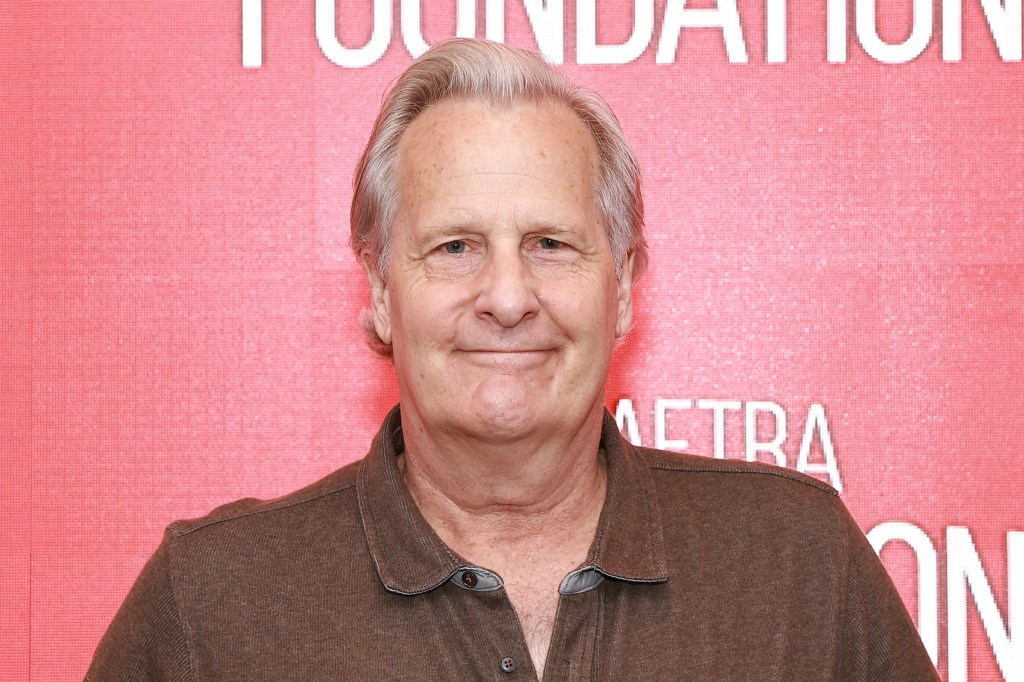 ‘Shrinking' Season 3 Casts Jeff Daniels as Jason Segel's Dad
