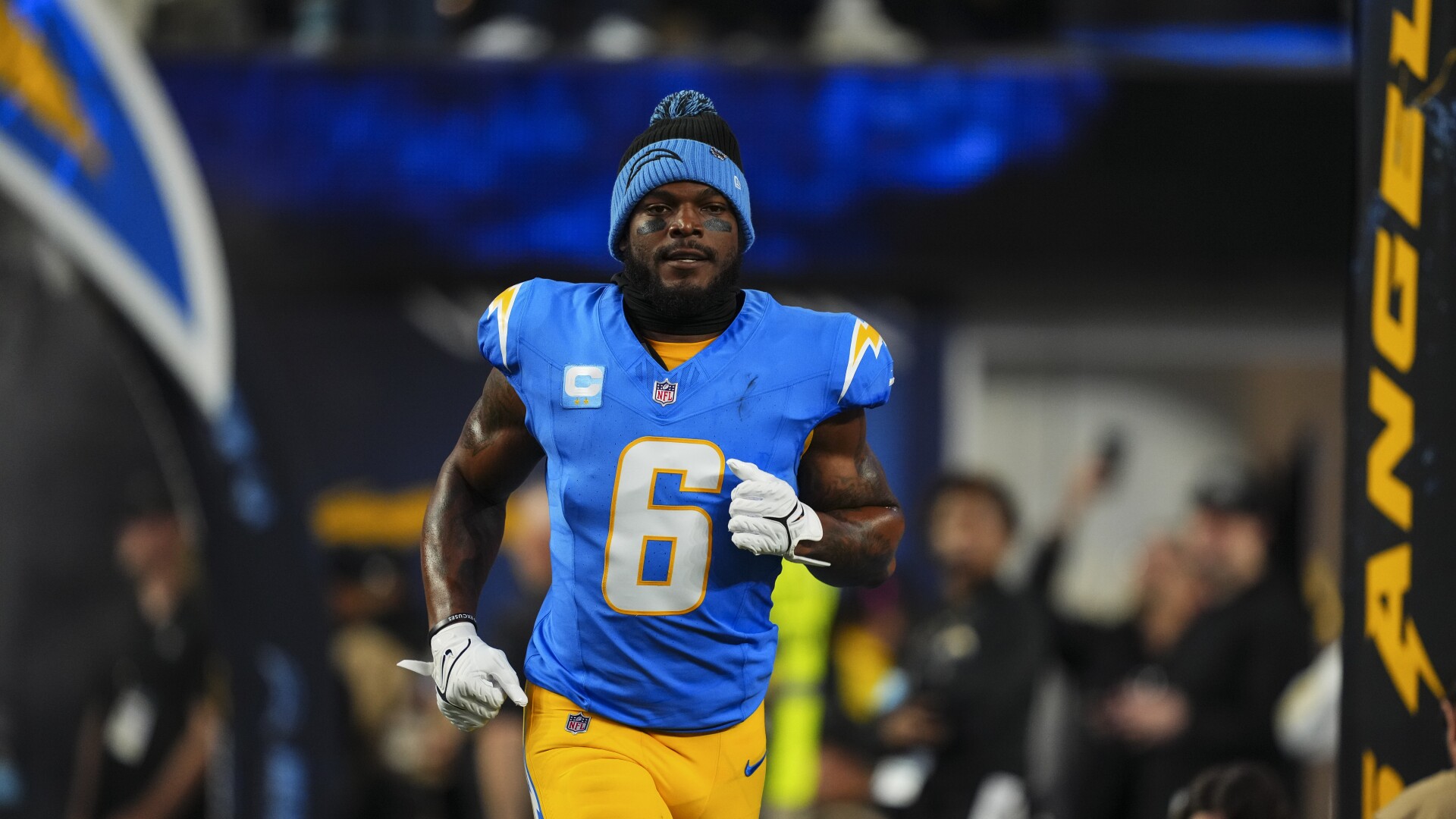 Chargers agree to terms with Denzel Perryman