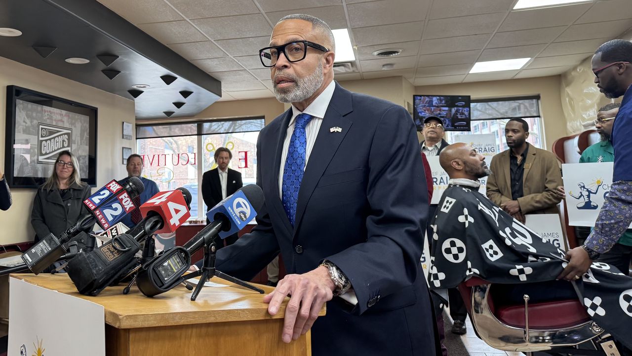 Former police chief James Craig enters Detroit mayor's race