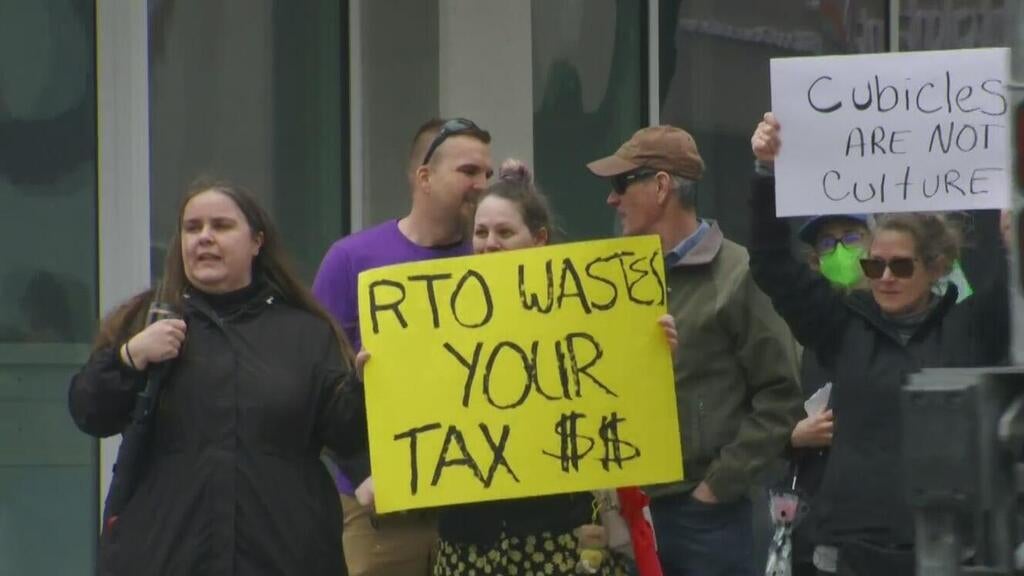 State workers in Sacramento protest Gov. Gavin Newsom's return to ...