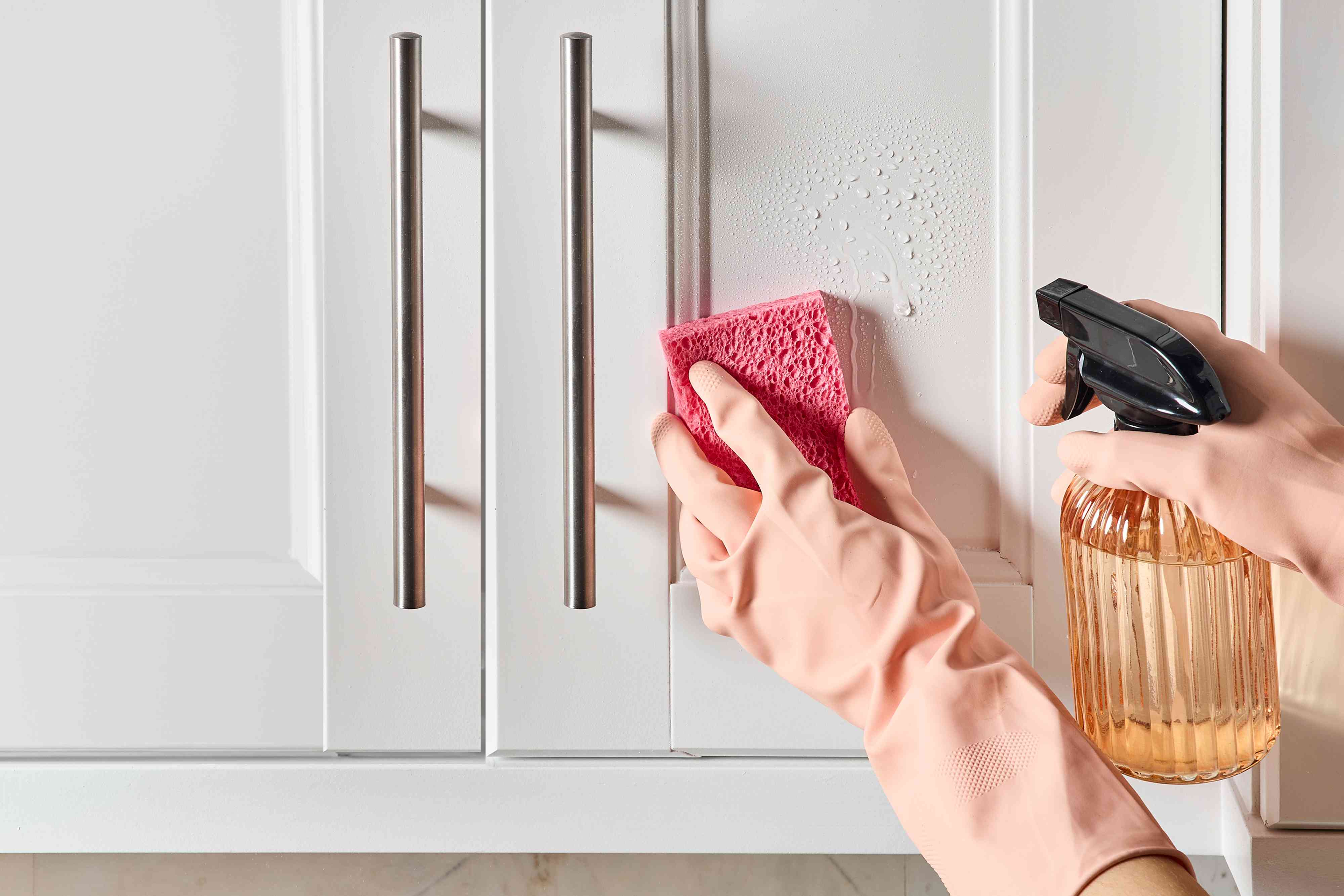 5 Ways to Degrease Kitchen Cabinets and Finally Get Them Clean ...
