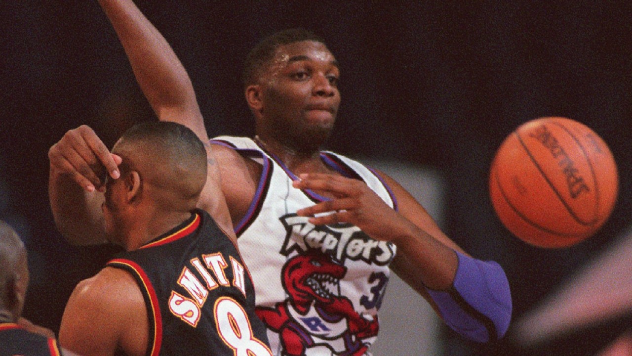 Oliver Miller, member of inaugural Raptors roster, dies at 54