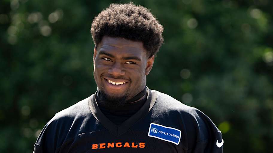 Cincinnati Bengals Re-Signing Cam Sample to a One-Year Contract