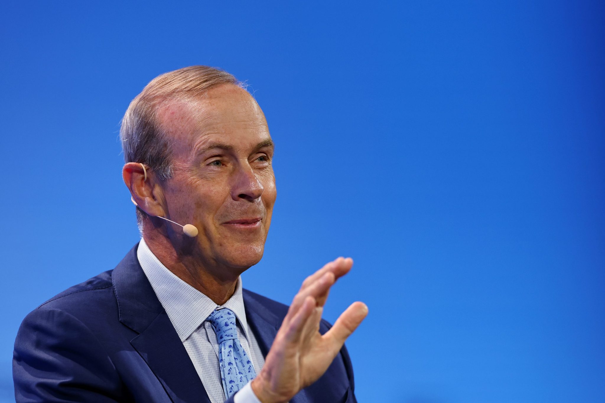 Chevron CEO weighs in on oil legislation after Trump pulled its license ...