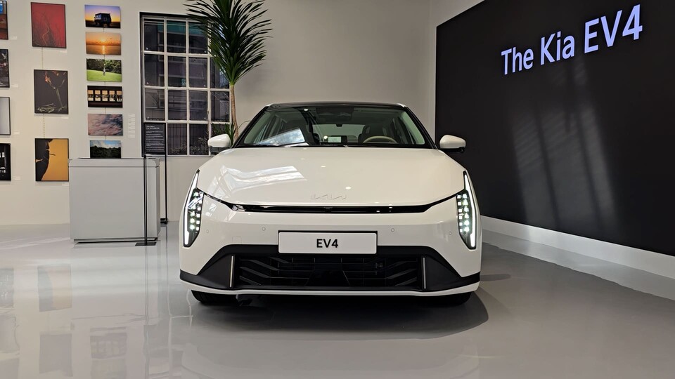 [영상] “500㎞에 3000만원”···칼갈은 기아 ‘EV4’