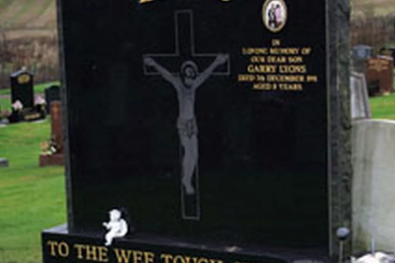 Horror as plane engine explodes and bursts into fireball just minutes ...