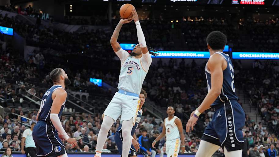 Brutal Stephon Castle Rookie Prank Goes Viral After Spurs-Mavericks