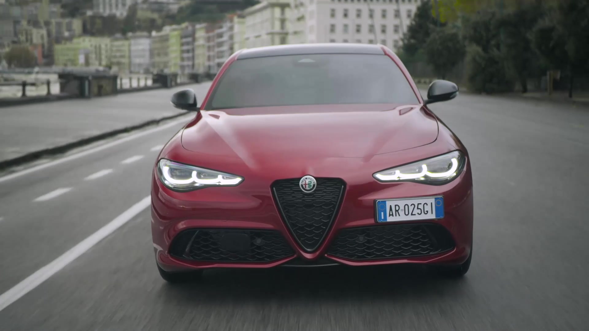 The new Alfa Romeo Giulia INTENSA Design