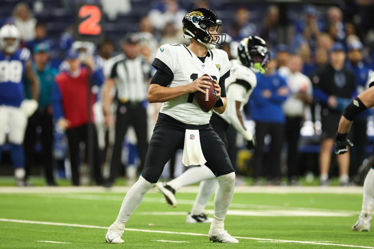 Mac Jones signs two-year, $7 million contract with 49ers to take Brock ...