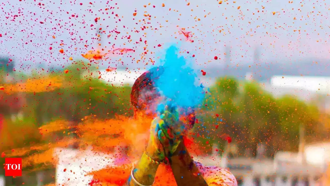 Lunar Eclipse on March 14 Coincides with Holi: 3 Astrological Rituals ...