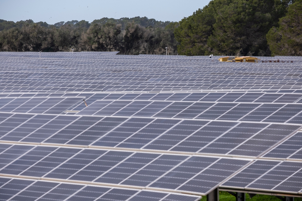Forskere utvikler supereffektiv solcelle med gull og krystaller