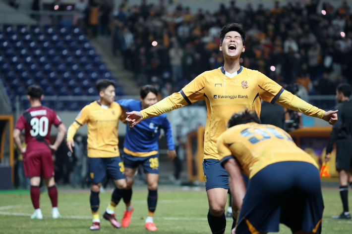 'ACLE 8강行 광주FC, 돈방석 앉나?' 29억원 확보→ 우승하면 145억원