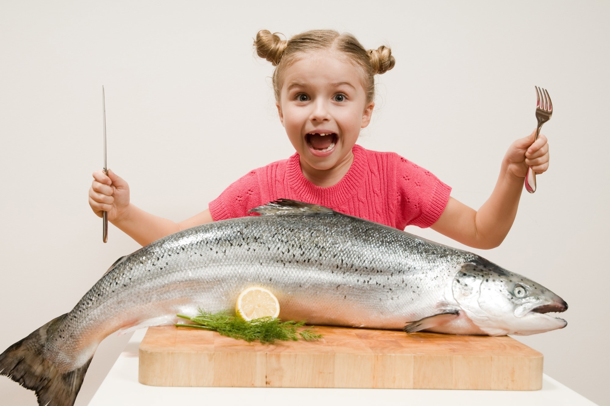 Children who eat fish are more prosocial, but does it impact intelligence?