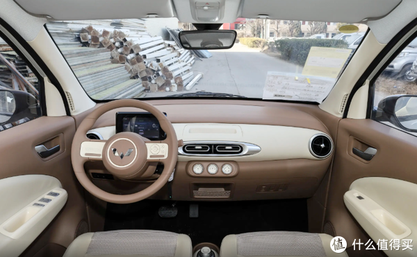 A00级代步车唯一的四门车型，五菱宏光MINIEV四门版有门道！