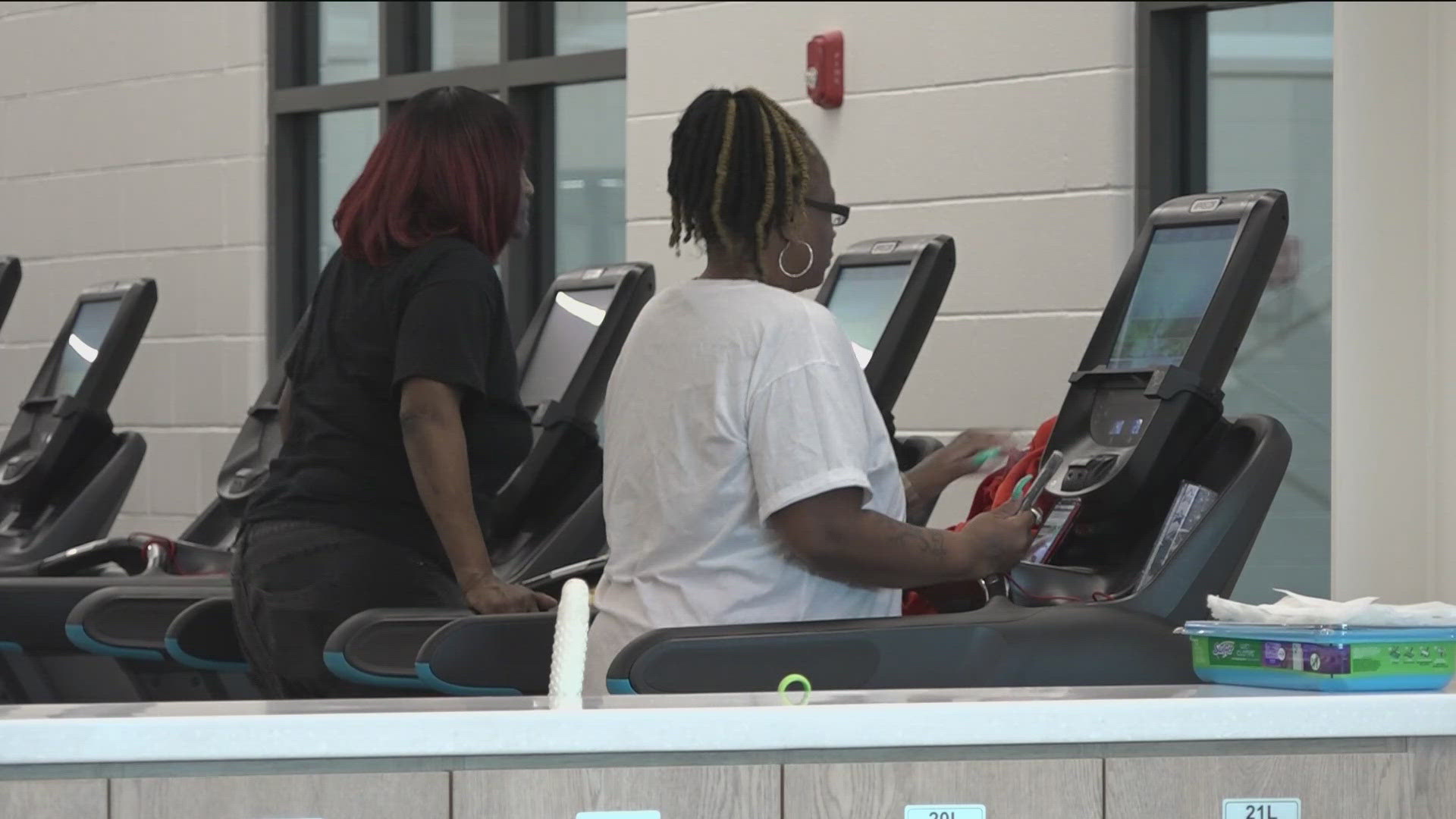 Hundreds join new Wayman Palmer YMCA one week after opening