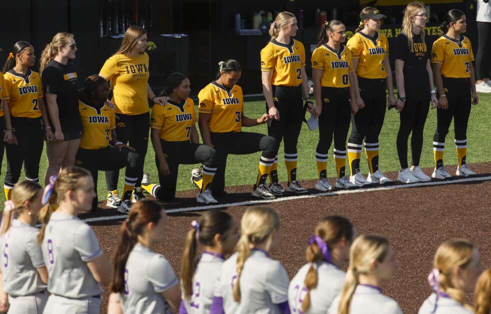 Iowa softball ‘staying positive' and ‘having each other's backs' after ...