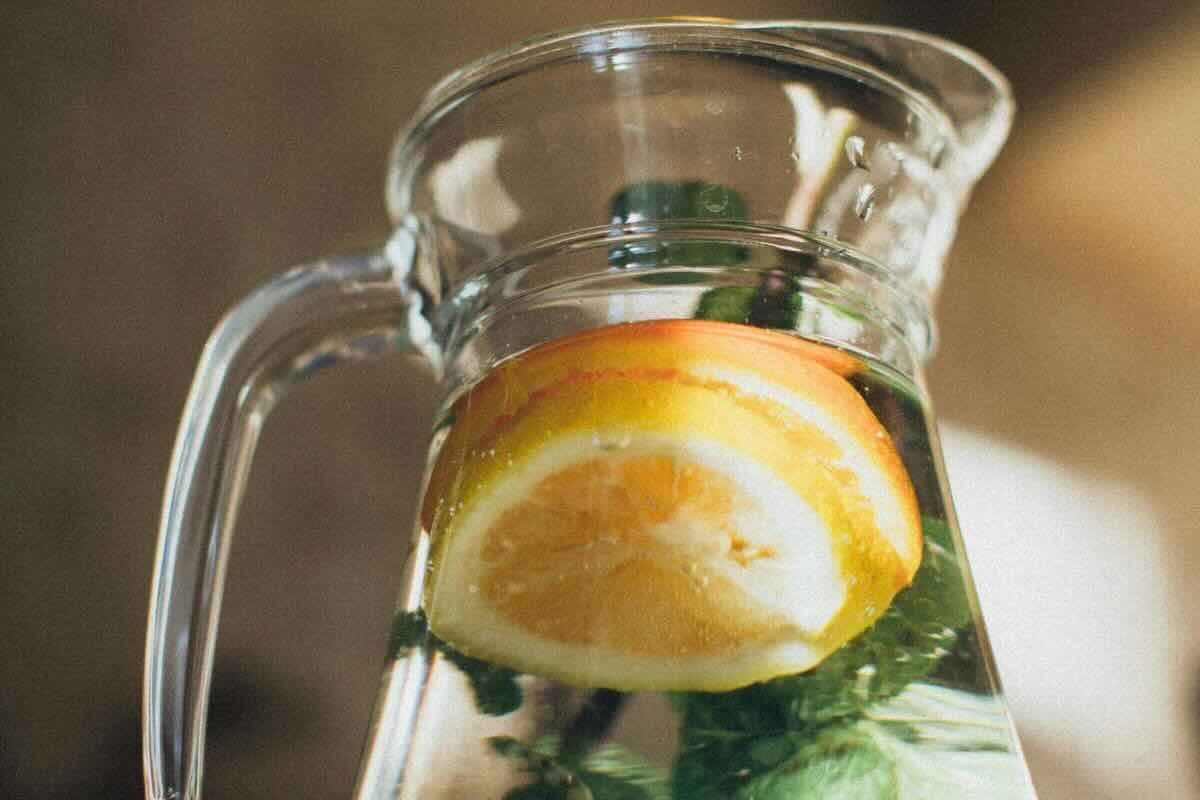 Bebidas naturales para tomar en ayunas y sus beneficios