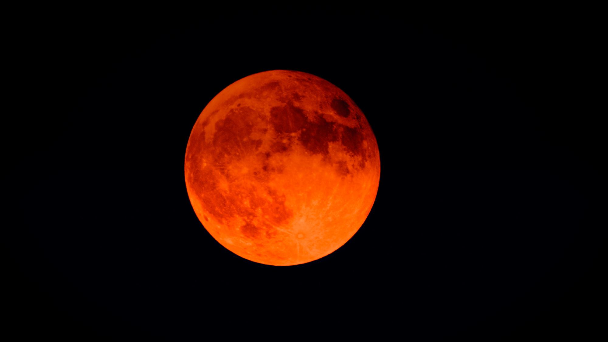 Cette éclipse de Lune va la faire rougir et voici la seule région de l ...