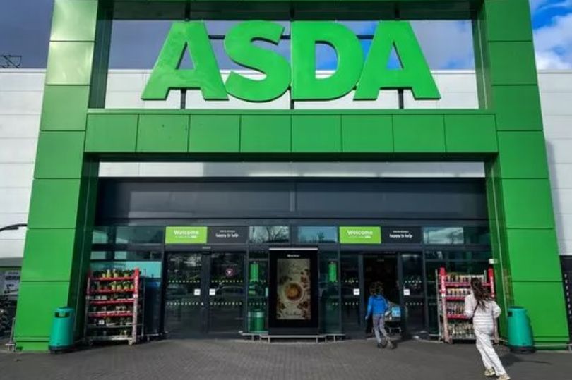 Asda handing shoppers money back with 'no receipt needed'