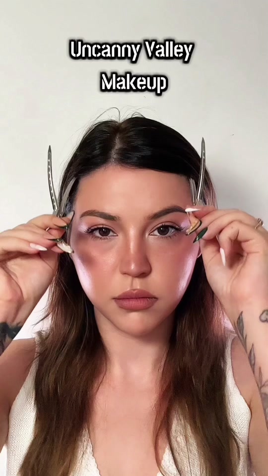This Uncanny Valley Makeup Look Will Haunt Your Imagination
