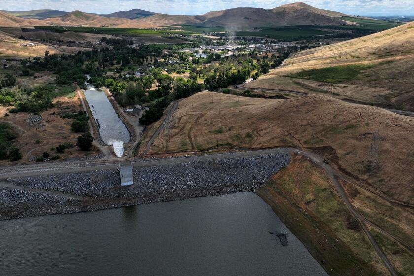 Water officials knew that opening dams to meet Trump's wishes was ill ...
