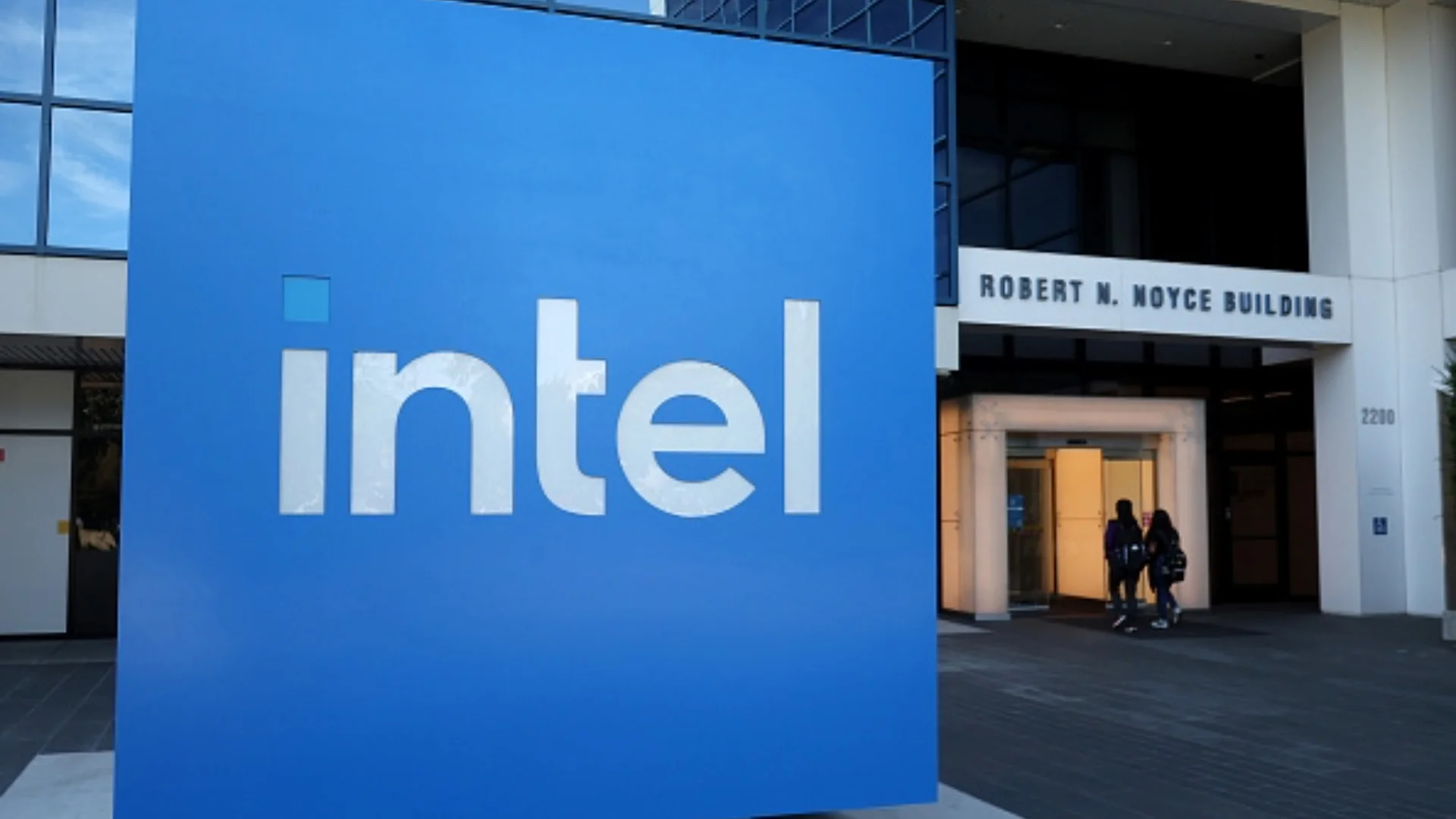 Intel Stock Jumps 12% as Lip-Bu Tan Named CEO, Replacing Ousted Pat ...