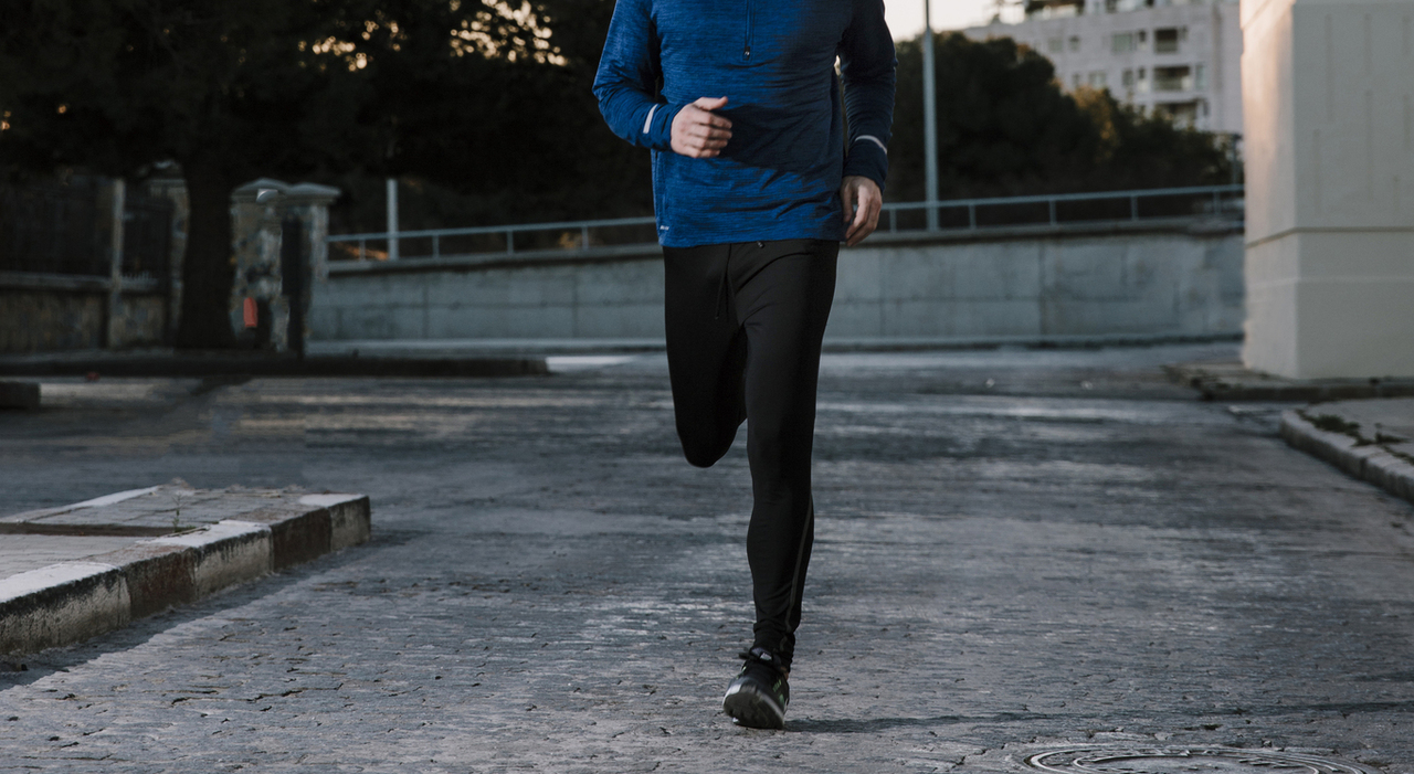 Malore mentre fa jogging, Erasmo Larato si accascia in strada e muore a ...