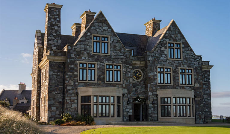 Huge celebrant group say they will ‘no longer host ceremonies’ at Trump ...