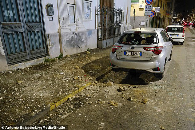 Earthquake hits Naples: 'Whole city is awoken by huge roar'