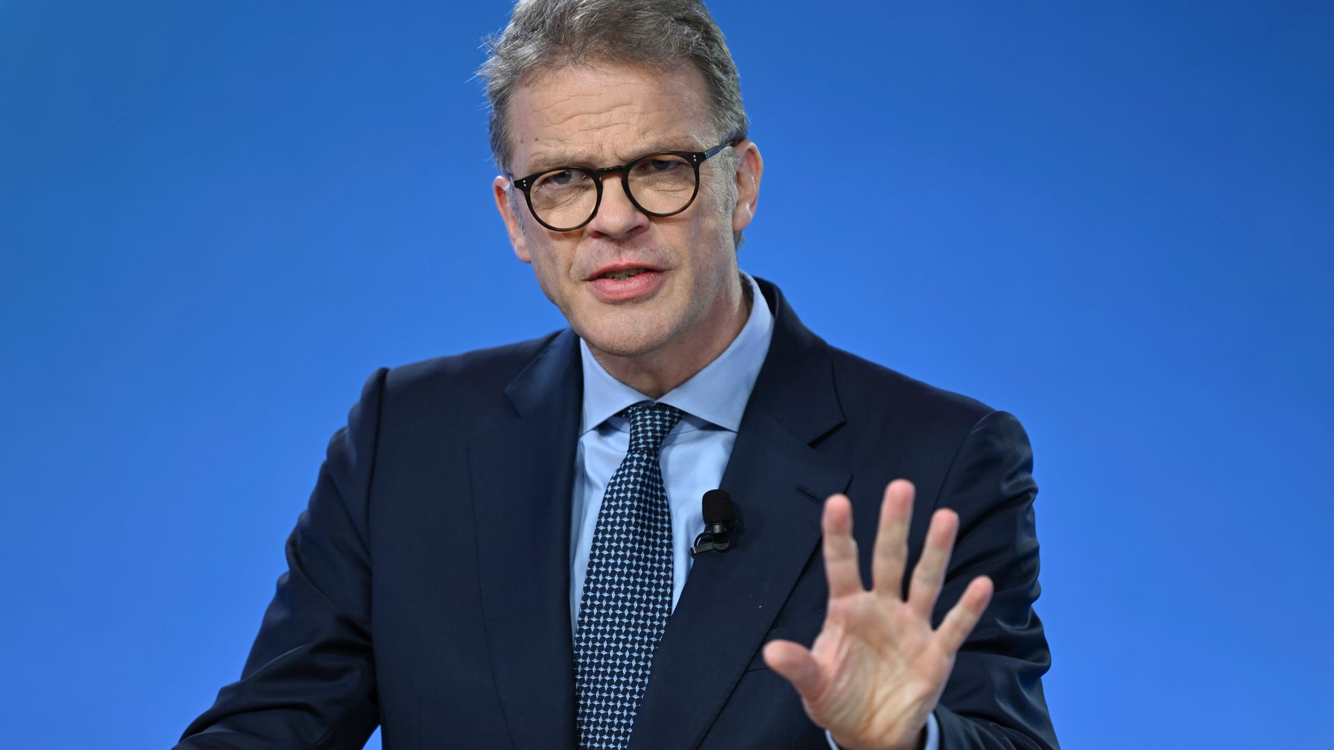 Deutsche Bank: CEO Christian Sewing streicht rund 2000 Jobs